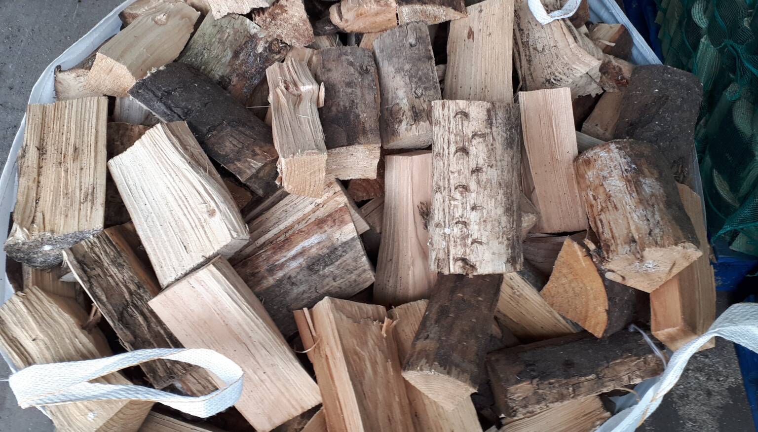 Seasoned Firewood (Bulk Bag of Softwood) - Flynn Wood2Go Ltd.